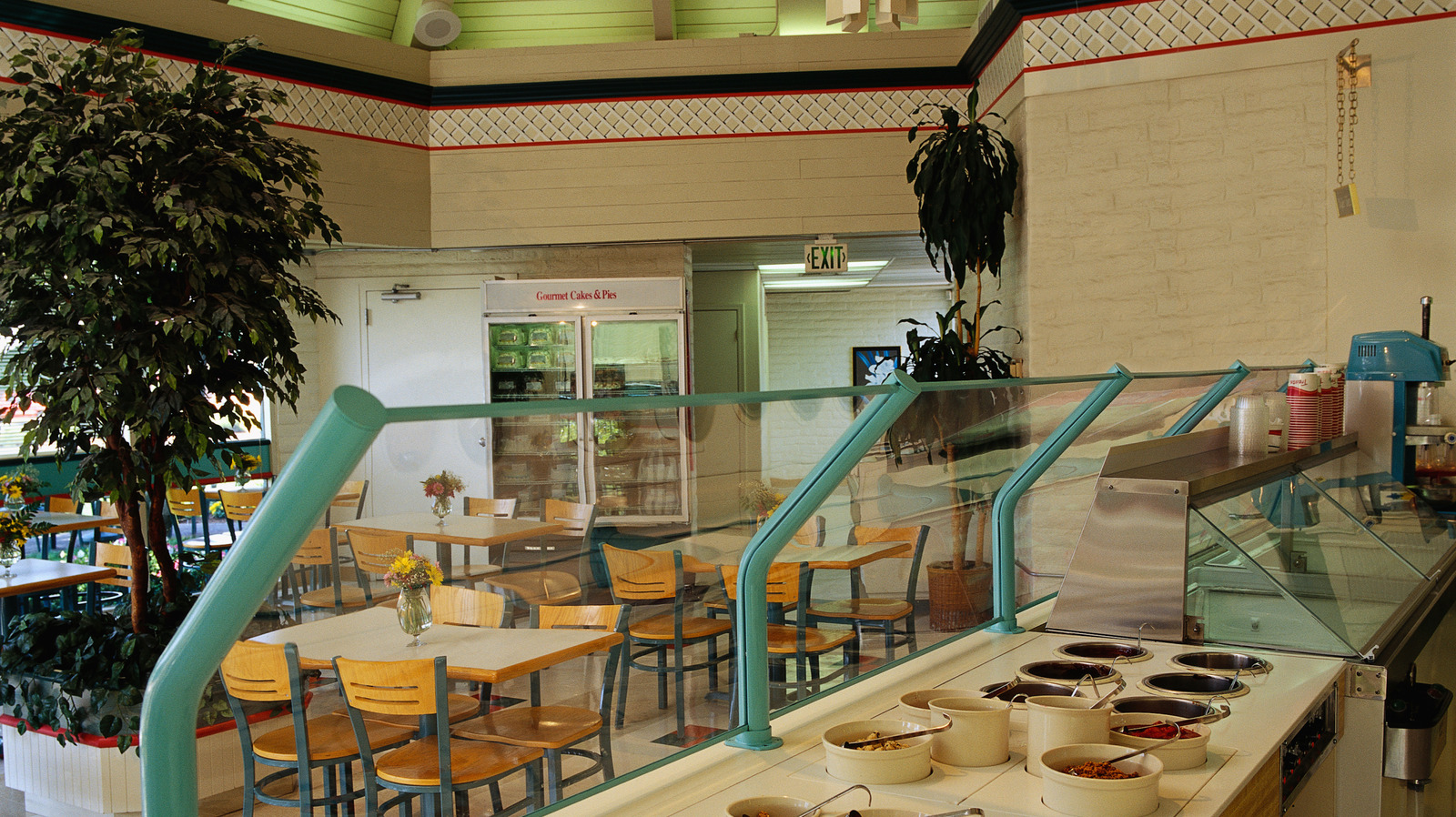 A Nostalgic Look at 1980s Chain Restaurants | Kwizr